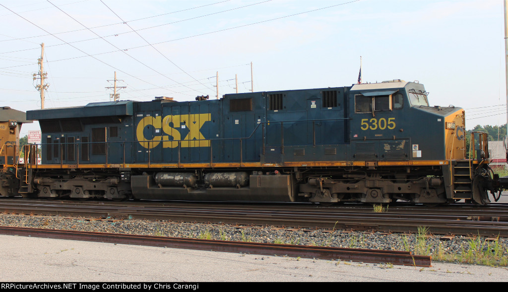 CSXT 5305 on Q301-29